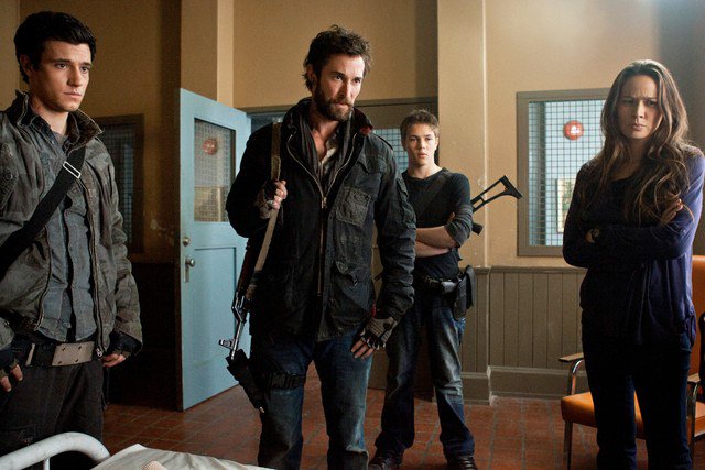 “Falling Skies” back for season 3 – SparklyPrettyBriiiight